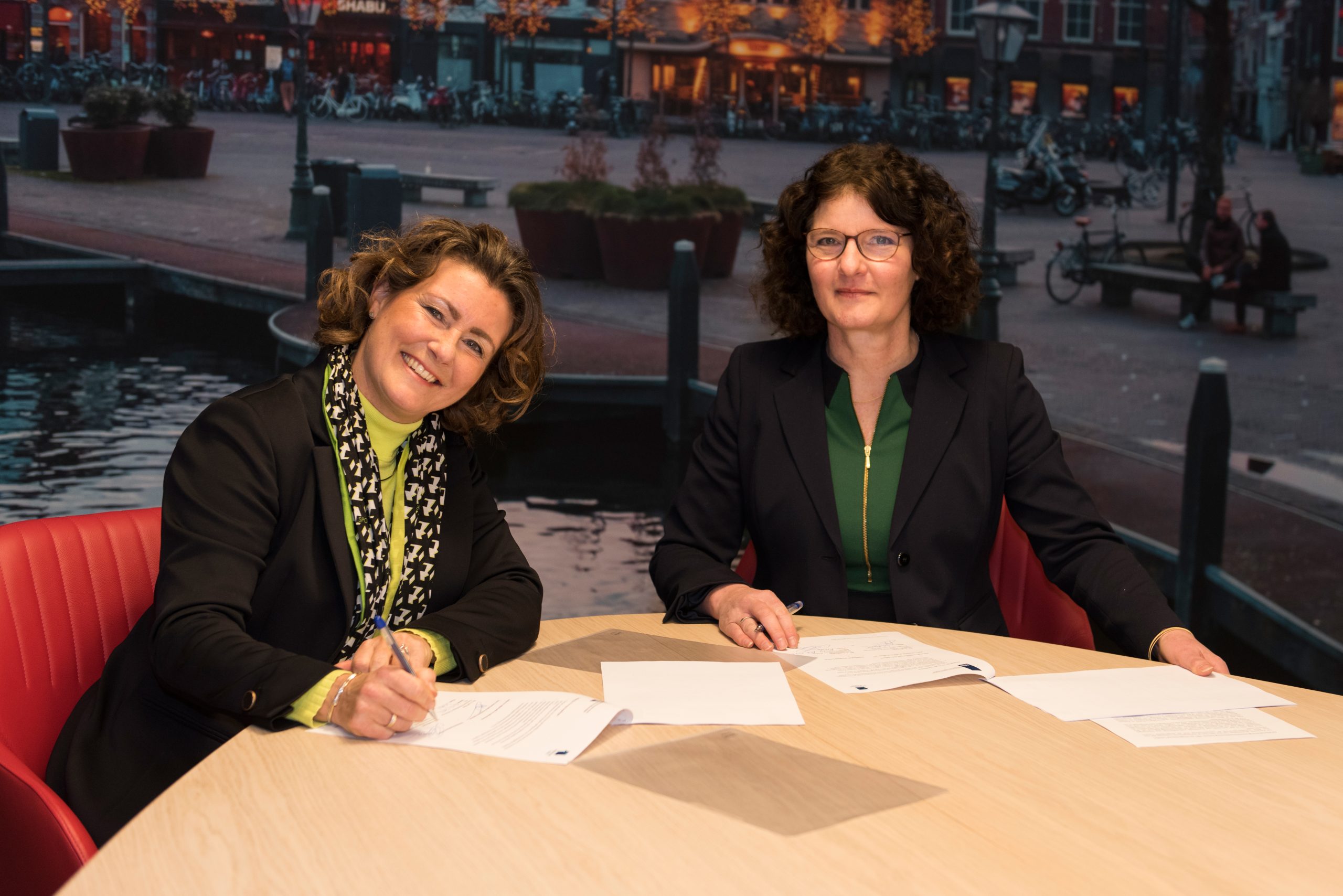 NFI en Hogeschool Leiden trekken samen op bij nieuwe master Digital ...